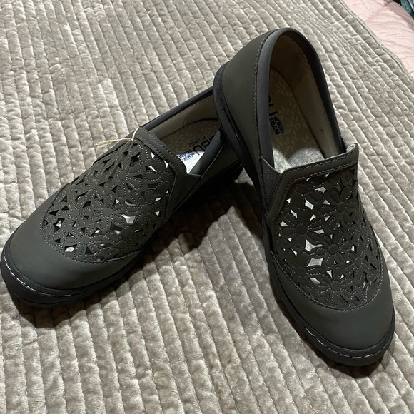 JBU | Shoes | Jbu By Jambu Wildflower Moc Size 65m | Poshmark